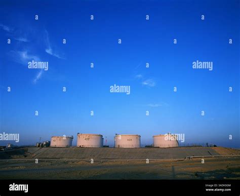 05 Juin 2008 Offshore Oman Réservoirs De Stockage De Pétrole Dans