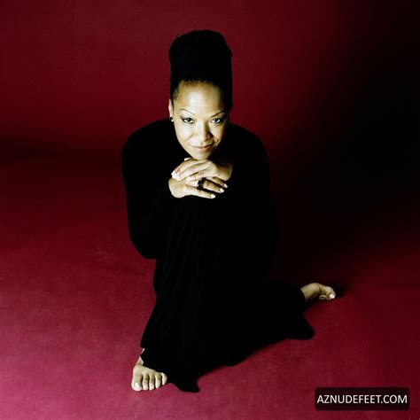 Lisa Simone Kelly Feet Aznudefeet