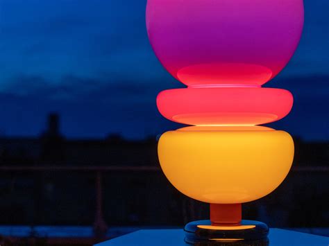 Piękne I Kolorowe Michał Korchowiec I Jego świetlne Rzeźby