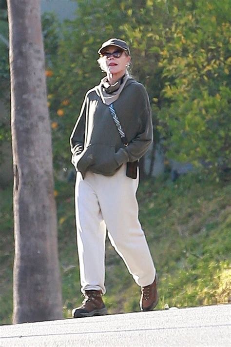 Melanie Griffith Style Clothes Outfits And Fashion • Celebmafia