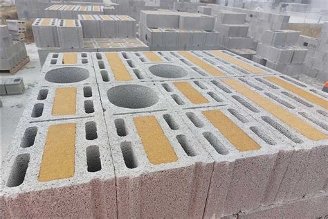 Alken Natur R1 Un Bloc De Construction Avec Un Isolant Intégré En Fibre De Bois Biosourcé