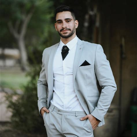 מזל שיש לנו מוזיקה שתתן נחמה בימים האלה🥀 הראל עזרן