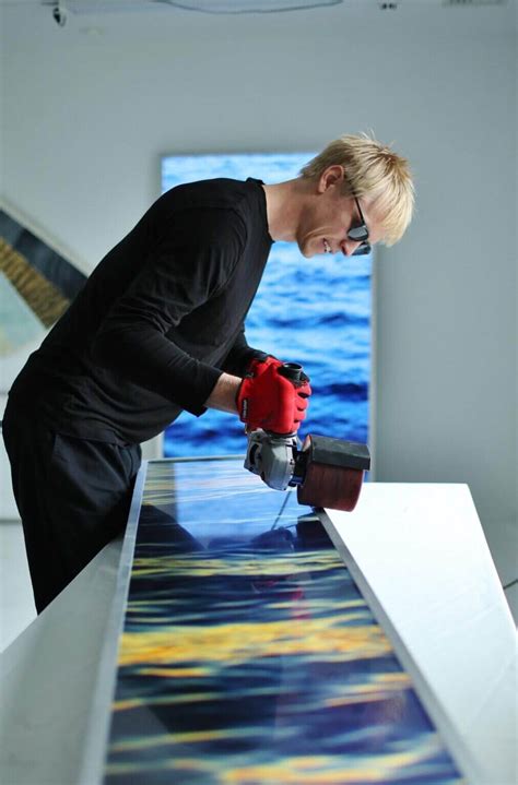 Master Craftsman Harris Allen And The View Through The Window Dans