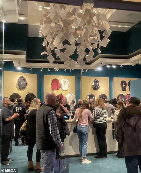 Im So Scared Adele Breaks Down In Tears On Opening Night Of Long