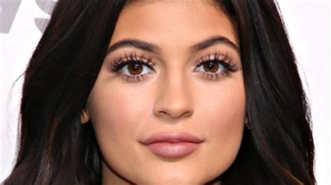What Lash Extensions Does Kylie Jenner Use