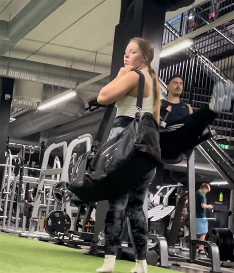 My First Post Pawg Gym Beauty In Tight Leggins Spandex Leggings