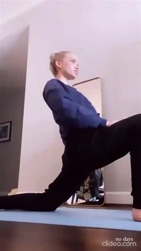 Dove Cameron Scrolller