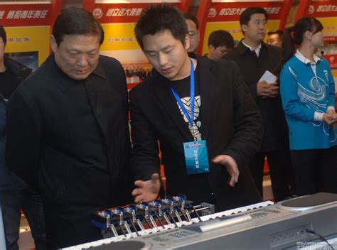 刘淇书记与北京科技大学学生科技创新优秀作品作者亲切交流 北京科技大学新闻网 刘淇书记与北京科技大学学生科技创新优秀作品作者亲切交流 北京科技大学新闻网