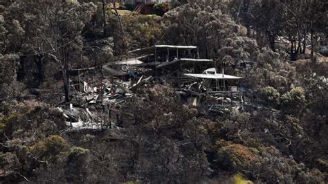 Residents Return To Towns Ravaged By Victorian Fire Sbs News