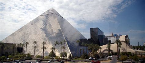 Mapfrappe The Pyramids Vs The Luxor Hotel Las Vegas