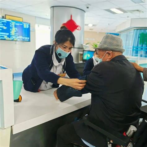 沟通“神器”进入医院老年科 “小蜜蜂”解决医患交流“大问题”科室患者攀枝花