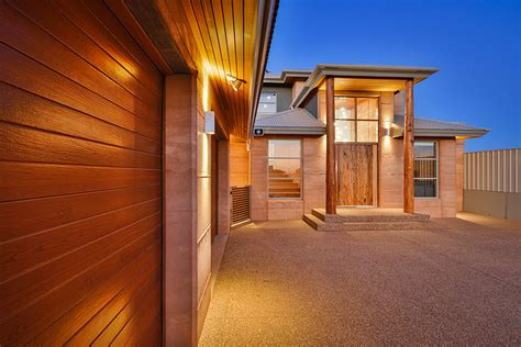 Gnulli Court Bruce Turner Creations