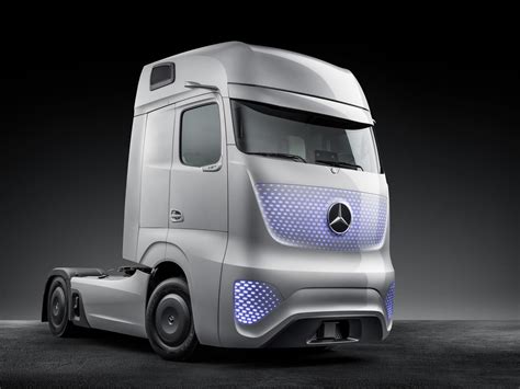 Mercedes Benz Unveils Future Truck 2025 Video Autoevolution