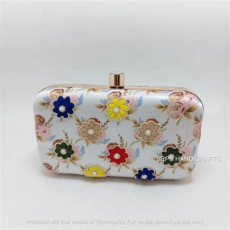 Embroidered Ladies Clutch Bags Trendy Embroidered Oval Clutch Bag