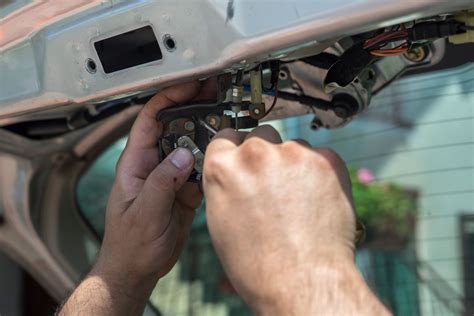 Common Causes And Symptoms Of A Faulty Trunk Lock Actuator In The