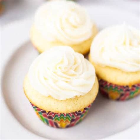 Mini Vanilla Cupcakes With Vanilla Buttercream Delicious Little Bites