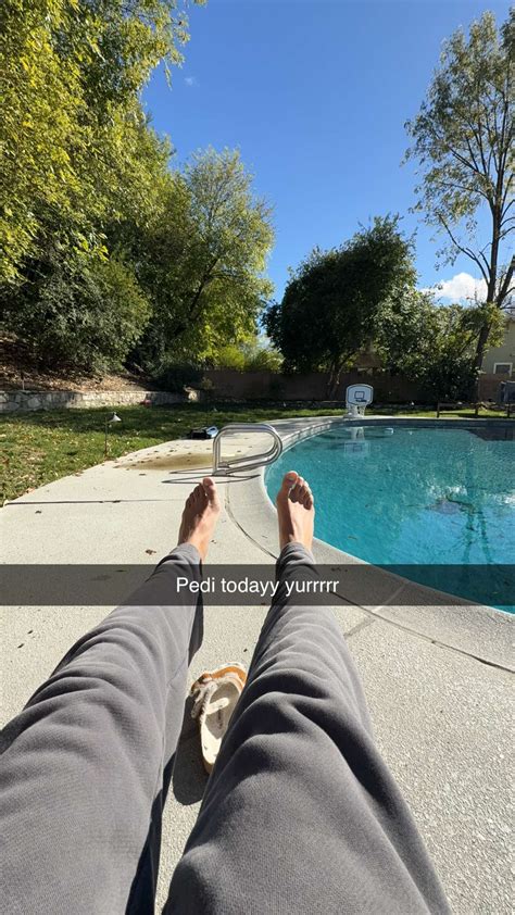 Michael Evans Behlings Feet