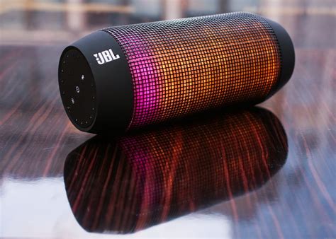 JBL Pulse puts on a show (pictures) - CNET