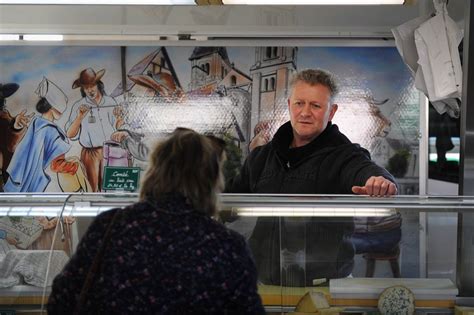 Le Marché De Luzy Dans Le Morvan Dans La Course Pour être élu Plus Beau Marché De France Le