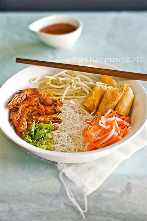 Bun Tom Nuong Cha Ram Vietnamese Rice Vermicelli With Grilled Shrimp