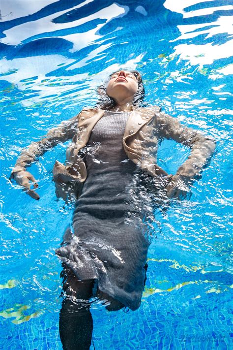 Wetlook Girl In Dress Tights And Heels Gets Wet In Pool R
