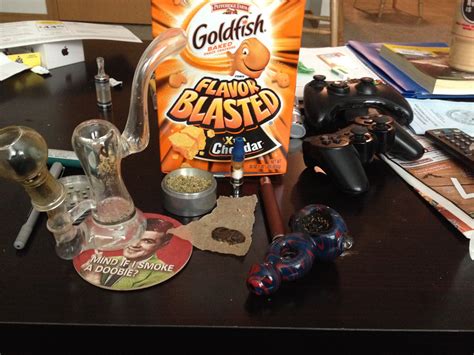 For My Cake Day Post I Give You My Munchies And Set Up At College Imgur