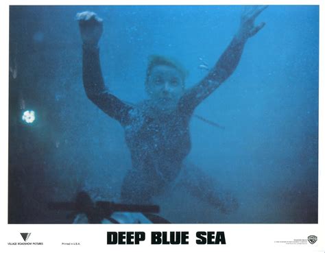 Review Film Deep Blue Sea 1999