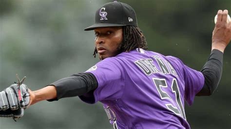 José Ureña Firma Contrato Con Vigilantes De Texas Diario Libre