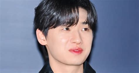 사진 이다윗수줍은 미소