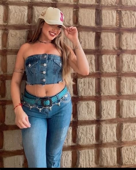 Ester Queiroz Que Ester • Instagram Photos And Videos