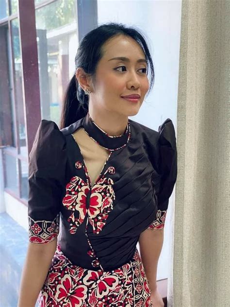 Pin By Ei Thu Zar Thin On Myanmar Traditional Dress Myanmar Dress
