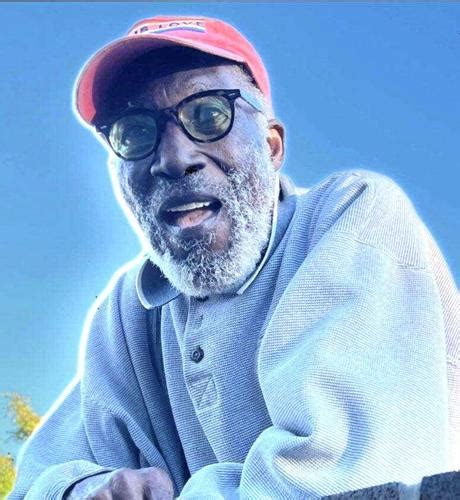 Keith Davis A Televsion Editor Known For His Unique Style Around Town