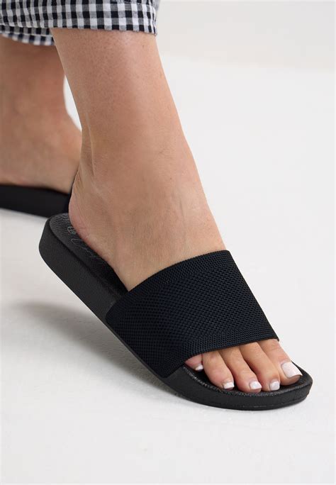 Womens Black Woven Slider Sandal Peacocks