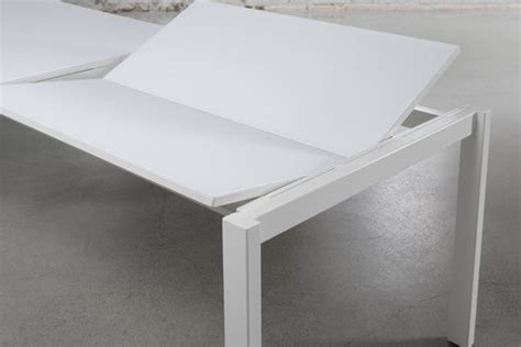 A Large Extendable Modern Dining Table With Glass Or Porcelain Top Five Elements Furniture
