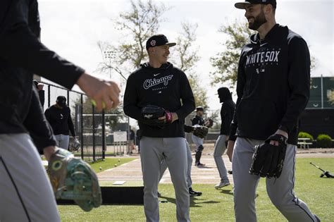 Photos Chicago White Sox Report To Spring Training Chicago Tribune