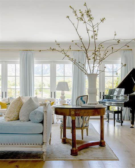 Blending Classic And Modern Architecture To Create A Home Design Chic