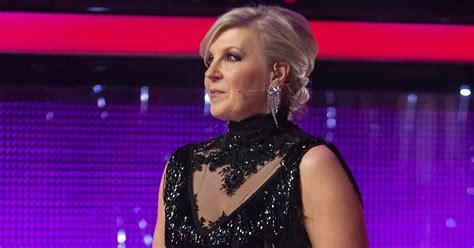 Vappu Pimiä Lataa Suorat Sanat Ensitreffit Alttarilla Parista