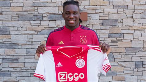 Ajax En Rangers Fc Bereiken Akkoord Over Calvin Bassey