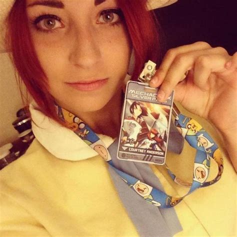 These Nerdy Fangirls Aren T Afraid To Show Their Sexy Side Pics