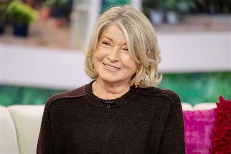 Martha Stewarts Hot Take On What Time You Should Serve Thanksgiving