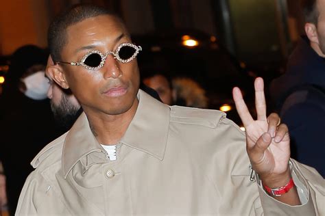 Pharell Williams Sest Fait Détatouer Les Bras