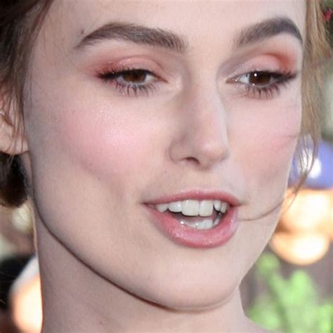 Keira Knightleys Makeup Photos And Products Steal Her Style Keira Knightleys Makeup Photos And Products Steal Her Style