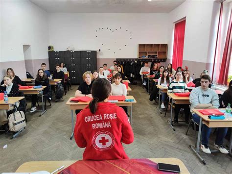 Foto Crucea Roșie Filiala Alba Aproape 4 000 De Elevi Din Județ Au
