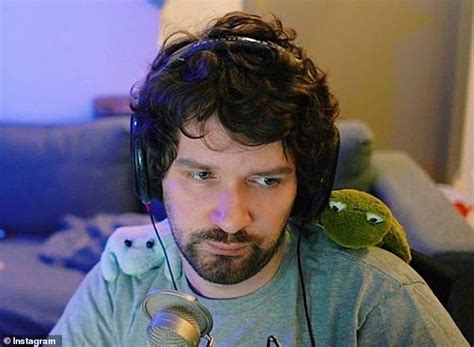Youtuber Destiny 36 Is Accused Of Revenge Porn By Four Women But Claims Hes The Victim Of The