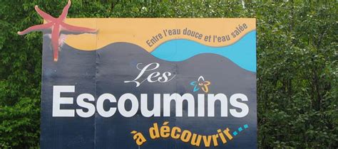 Les Escoumins Baie Des Escoumins Le Fleuve Des Bateaux De Pêche La