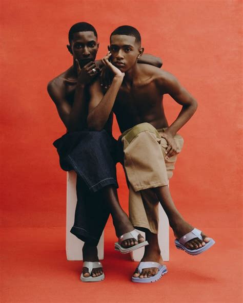 Kenner Convida Rafaela Pinah E Coolhunter Favela Neste Editorial Com A Sandália Rakka Candy