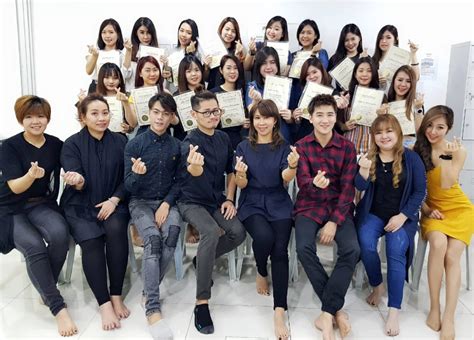 Cedric Loo 呂銳 Cedric Loo 呂銳 Added A New Photo