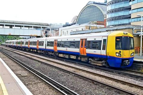 Class 378 No 378220 In Lo At Kensington Olympia £197 Picclick Uk