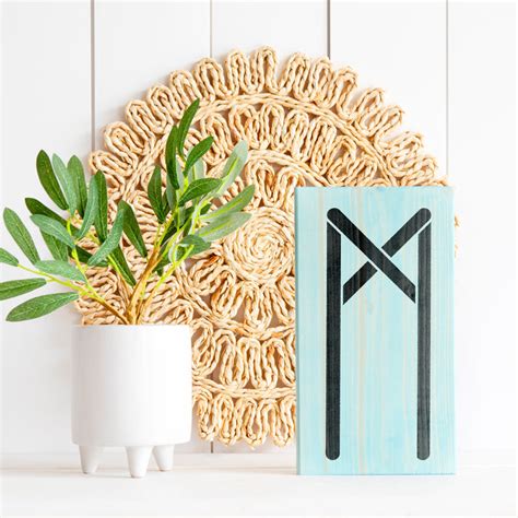 Elder Futhark Mannaz Rune Stencil