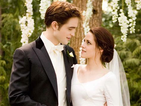 Bella Swans “twilight” Wedding Dress A Look Back At The Iconic